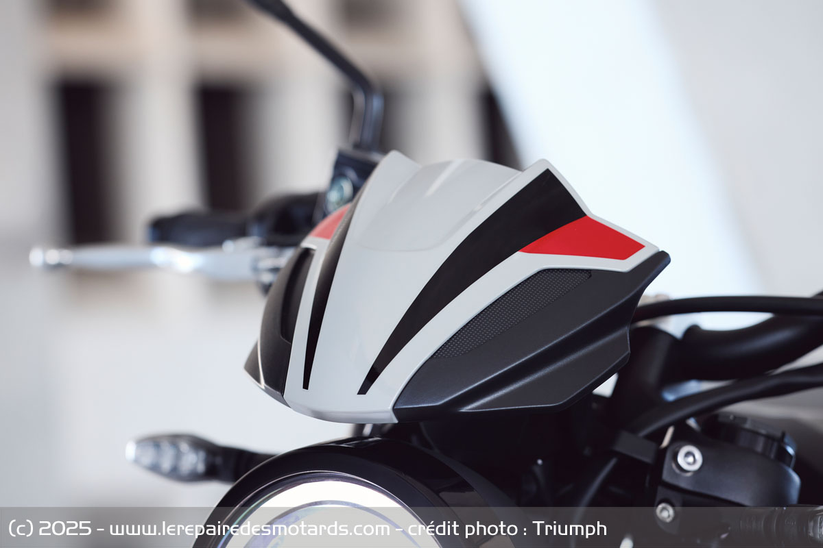 Roadster Triumph Trident 800
