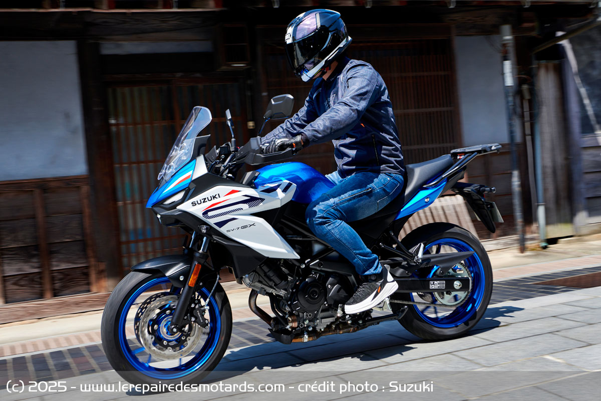 Sport-touring Suzuki SV-7GX