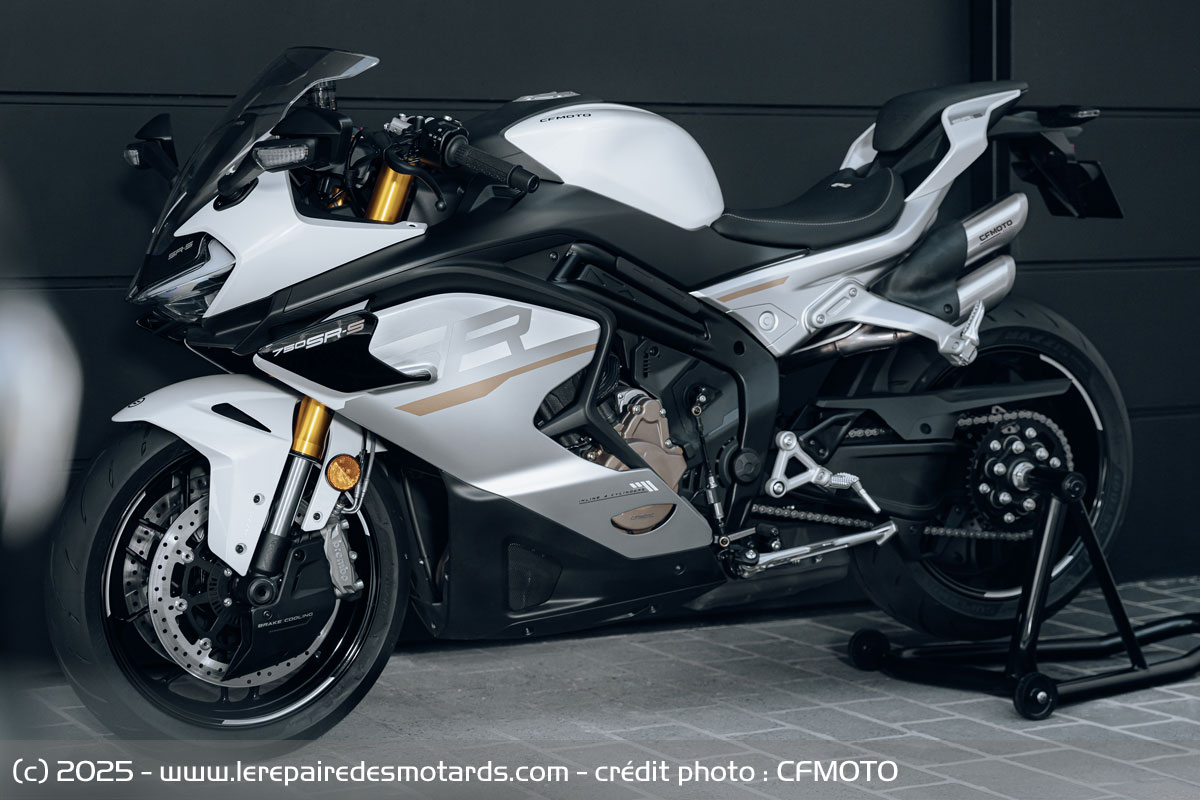 Sportive CFMOTO 750 SR-S