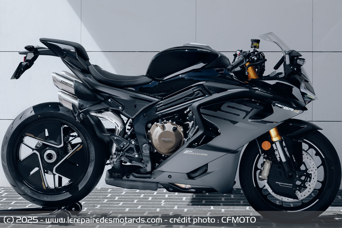 Sportive CFMOTO 750 SR-S