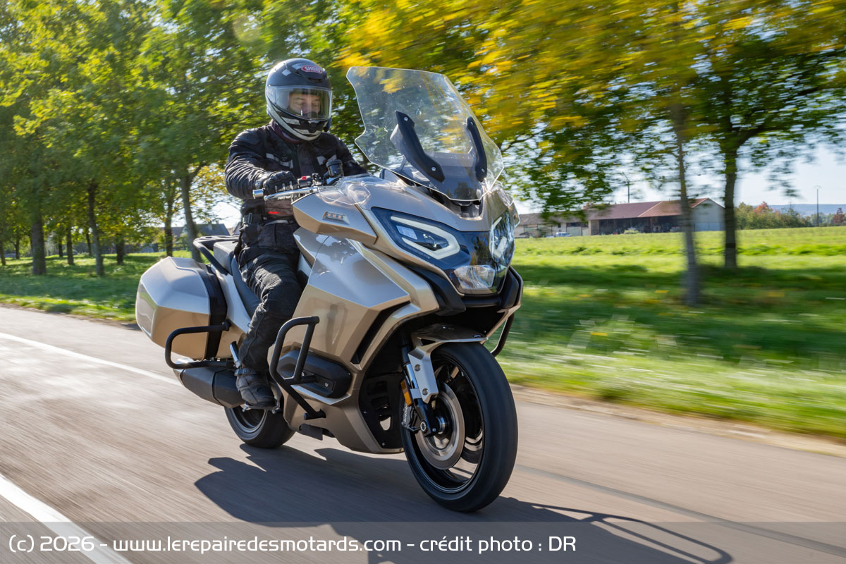 Essai moto Mash GT750