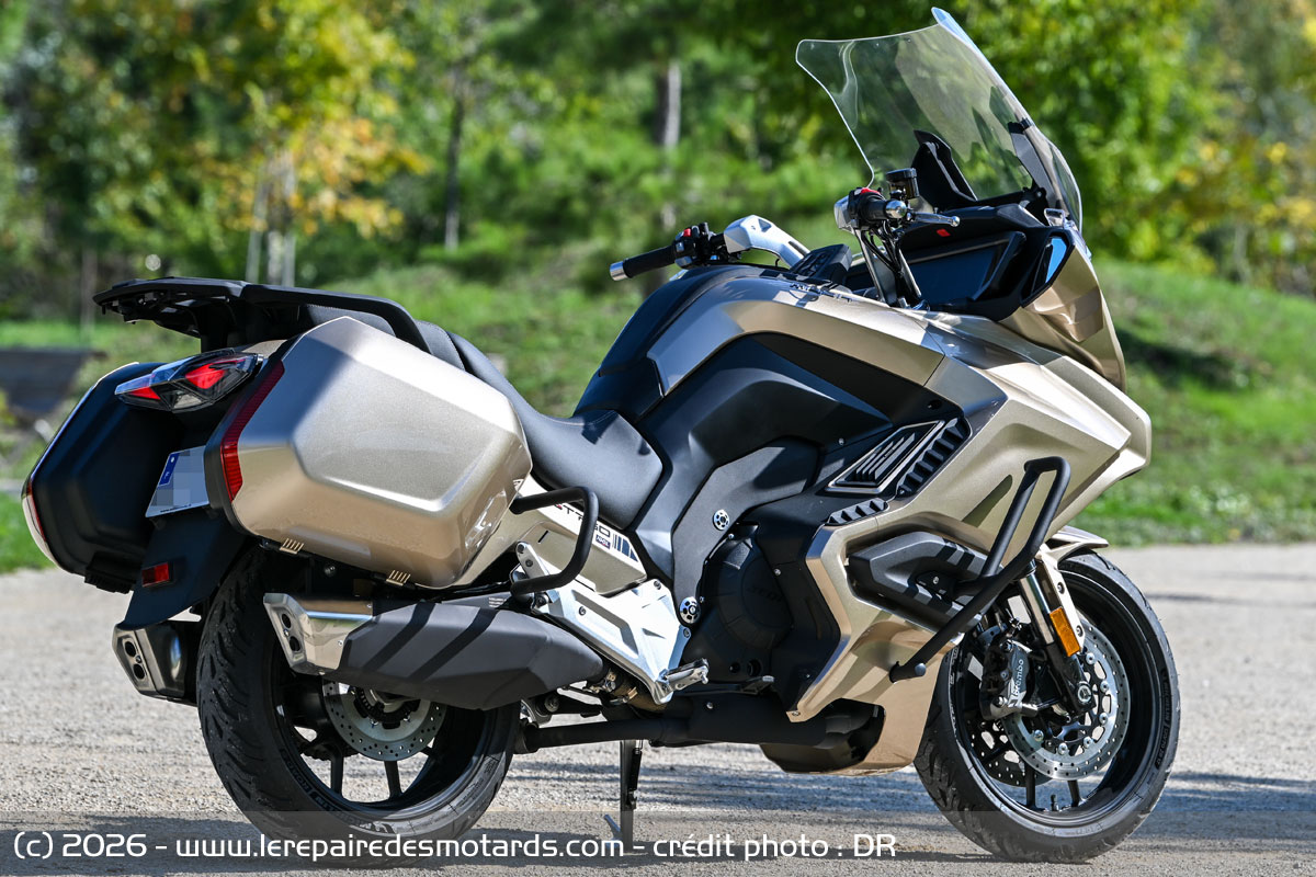 Essai moto Mash GT750