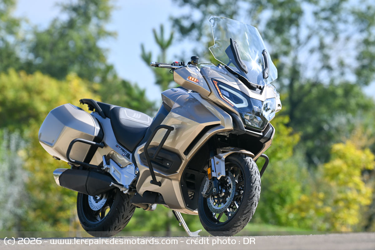 Essai moto Mash GT750